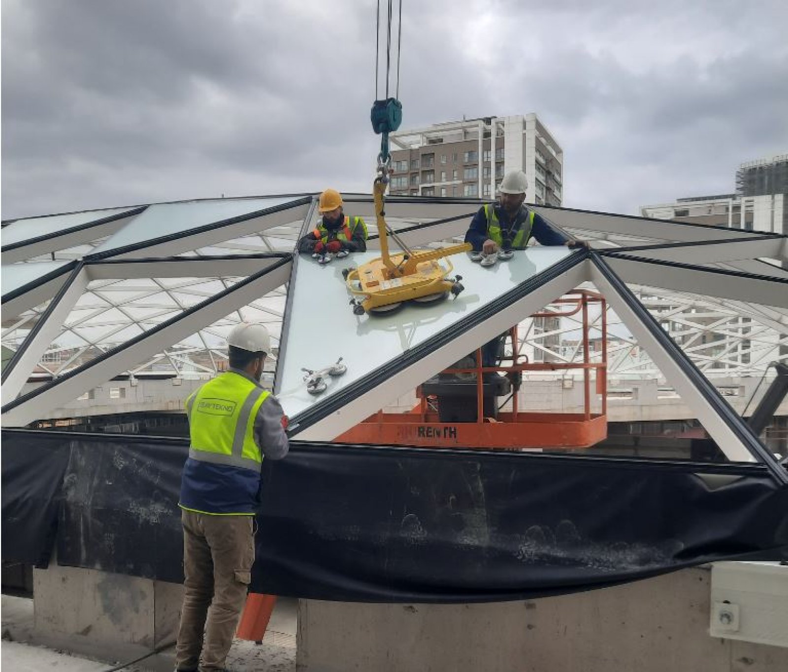 Combining Glass and Metal | TAJ